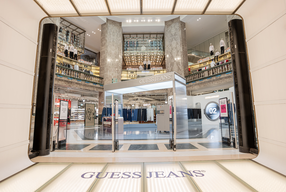 GUESS JEANS launches Champs-Elysées pop-up in Paris for the Olympics ...